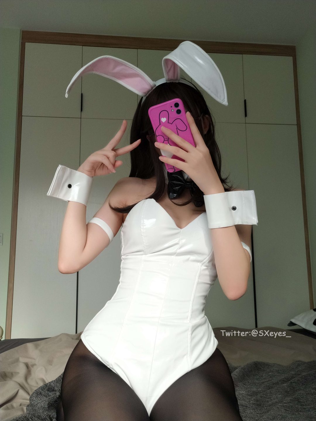 Coser@眼酱大魔王w Album #58 黑丝兔女郎 (25p)[128.16 MB] - idolcos